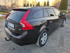 Melns Volvo V60 2016 Paide, ar dzinēja tilpumu 2.00 L un nobraukumu 272 tūkst. km par 7890 €, foto 5 vietnē AUTOMOTO.COM.LV