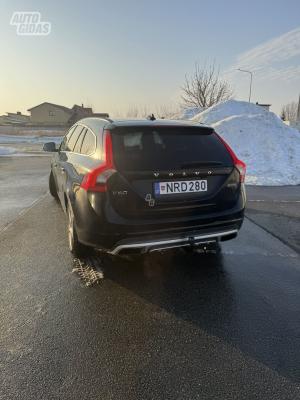 Melns Volvo V60 2016 Panevēža, ar dzinēja tilpumu 2.00 L un nobraukumu 283 tūkst. km par 8500 €, foto 5 vietnē AUTOMOTO.COM.LV