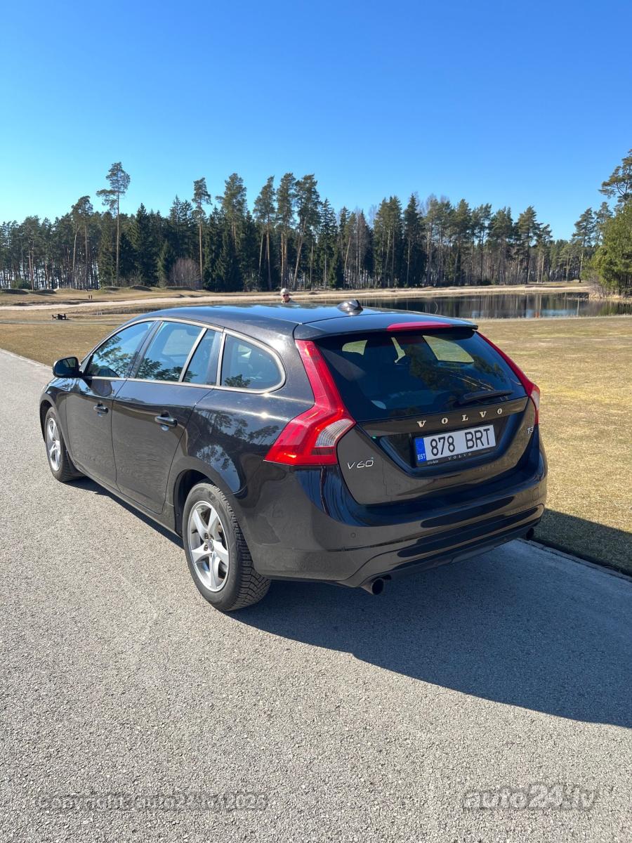 Melns Volvo V60 2016 Tallina, ar dzinēja tilpumu 1.50 L un nobraukumu 110 tūkst. km par 12500 €, foto 1 vietnē AUTOMOTO.COM.LV
