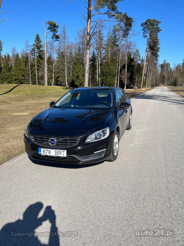 Melns Volvo V60 2016 Tallina, ar dzinēja tilpumu 1.50 L un nobraukumu 110 tūkst. km par 12500 €, foto 3 vietnē AUTOMOTO.COM.LV