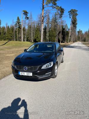 Melns Volvo V60 2016 Tallina, ar dzinēja tilpumu 1.50 L un nobraukumu 110 tūkst. km par 12500 €, foto 4 vietnē AUTOMOTO.COM.LV