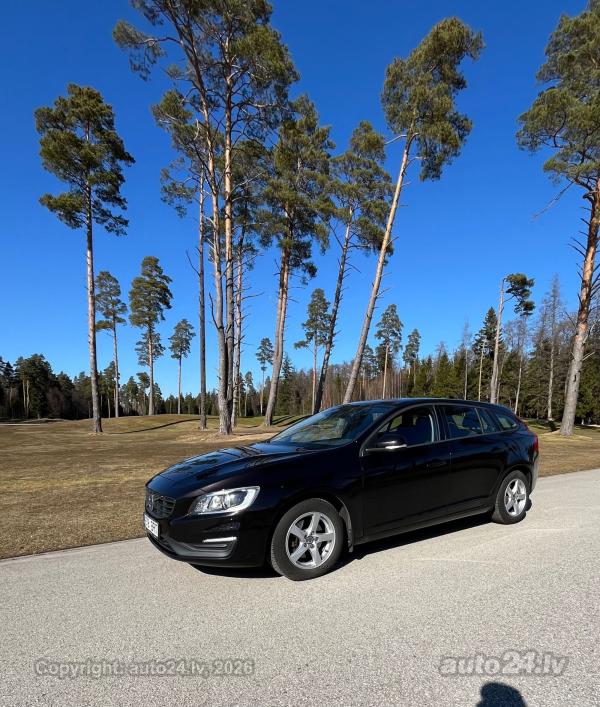 Melns Volvo V60 2016 Tallina, ar dzinēja tilpumu 1.50 L un nobraukumu 110 tūkst. km par 12500 €, foto 4 vietnē AUTOMOTO.COM.LV