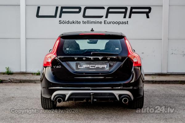 Black Volvo V60 2016 in Parnu, with an engine capacity of 2.00 L and mileage of 248 thousand km for 7900 €, photo 9 on AUTOMOTO.COM.LV