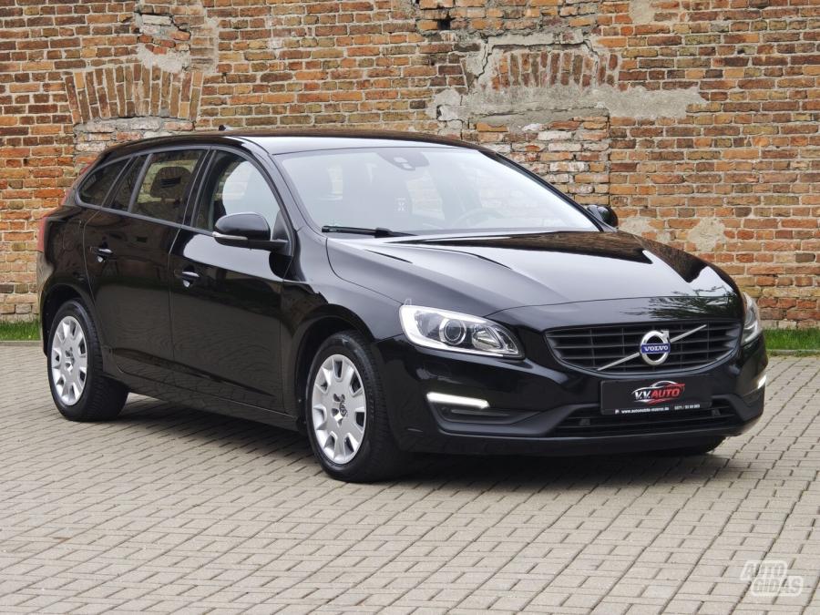 Melns Volvo V60 2016 Viļņa, ar dzinēja tilpumu 2.00 L un nobraukumu 292 tūkst. km par 6600 €, foto 1 vietnē AUTOMOTO.COM.LV