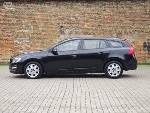 Melns Volvo V60 2016 Viļņa, ar dzinēja tilpumu 2.00 L un nobraukumu 292 tūkst. km par 6600 €, foto 8 vietnē AUTOMOTO.COM.LV