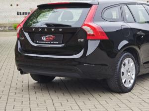 Melns Volvo V60 2016 Viļņa, ar dzinēja tilpumu 2.00 L un nobraukumu 292 tūkst. km par 6600 €, foto 10 vietnē AUTOMOTO.COM.LV