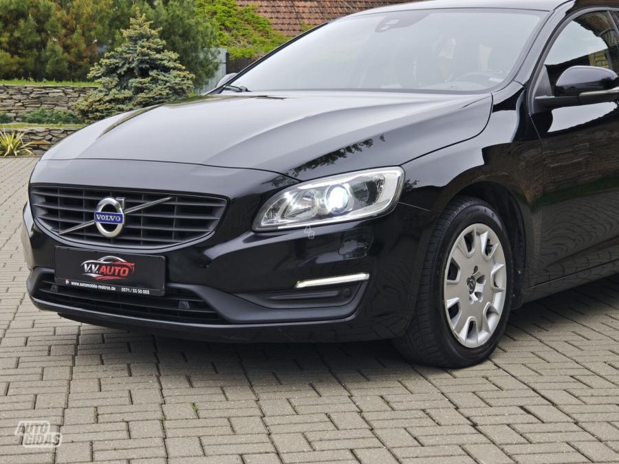 Melns Volvo V60 2016 Viļņa, ar dzinēja tilpumu 2.00 L un nobraukumu 292 tūkst. km par 6600 €, foto 11 vietnē AUTOMOTO.COM.LV