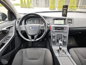 Melns Volvo V60 2016 Viļņa, ar dzinēja tilpumu 2.00 L un nobraukumu 292 tūkst. km par 6600 €, foto 12 vietnē AUTOMOTO.COM.LV
