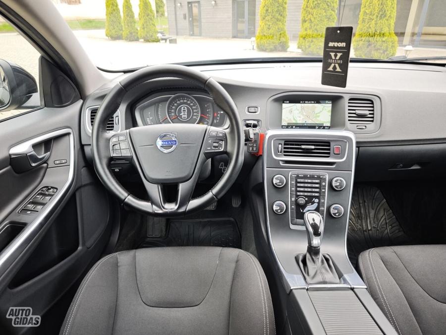 Melns Volvo V60 2016 Viļņa, ar dzinēja tilpumu 2.00 L un nobraukumu 292 tūkst. km par 6600 €, foto 12 vietnē AUTOMOTO.COM.LV