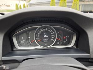 Melns Volvo V60 2016 Viļņa, ar dzinēja tilpumu 2.00 L un nobraukumu 292 tūkst. km par 6600 €, foto 17 vietnē AUTOMOTO.COM.LV