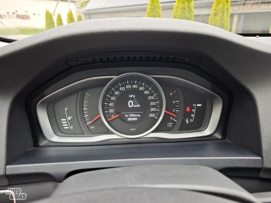 Melns Volvo V60 2016 Viļņa, ar dzinēja tilpumu 2.00 L un nobraukumu 292 tūkst. km par 6600 €, foto 17 vietnē AUTOMOTO.COM.LV