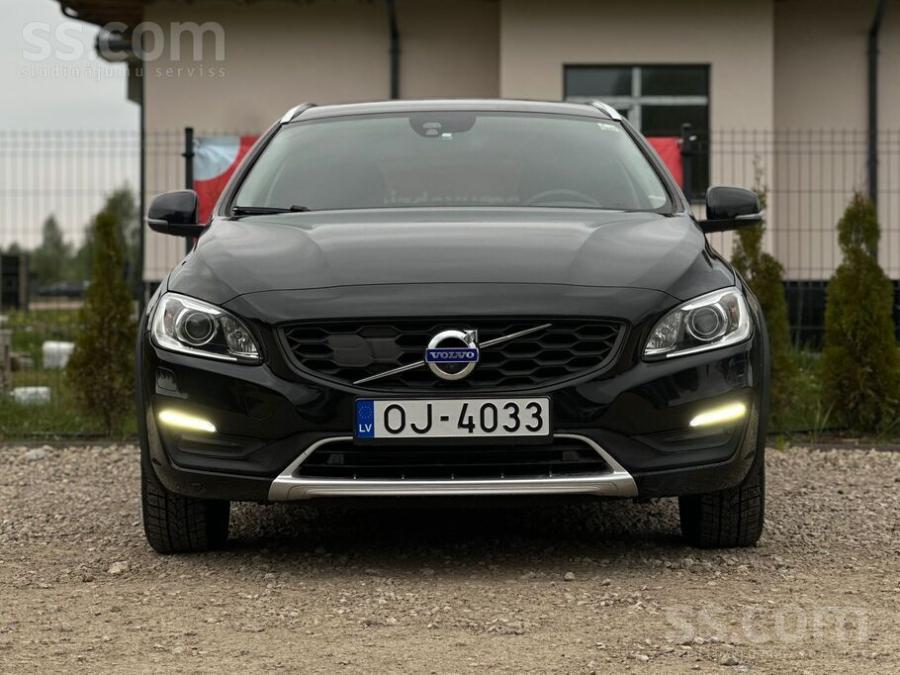 Melns Volvo V60 2016 Jelgava, ar dzinēja tilpumu 2.40 L un nobraukumu 0 tūkst. km par 12990 €, foto 3 vietnē AUTOMOTO.COM.LV