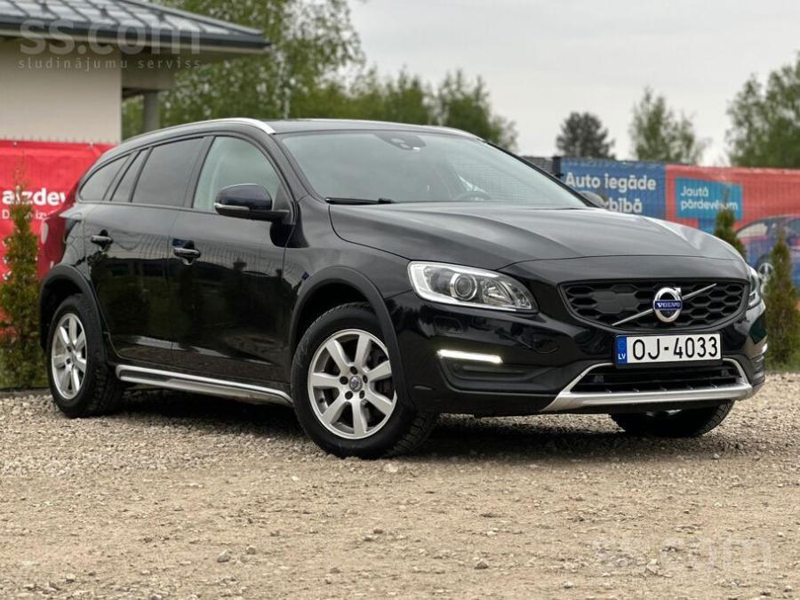Melns Volvo V60 2016 Jelgava, ar dzinēja tilpumu 2.40 L un nobraukumu 0 tūkst. km par 12990 €, foto 4 vietnē AUTOMOTO.COM.LV