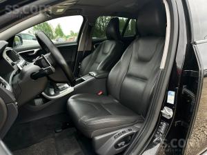Melns Volvo V60 2016 Jelgava, ar dzinēja tilpumu 2.40 L un nobraukumu 0 tūkst. km par 12990 €, foto 9 vietnē AUTOMOTO.COM.LV