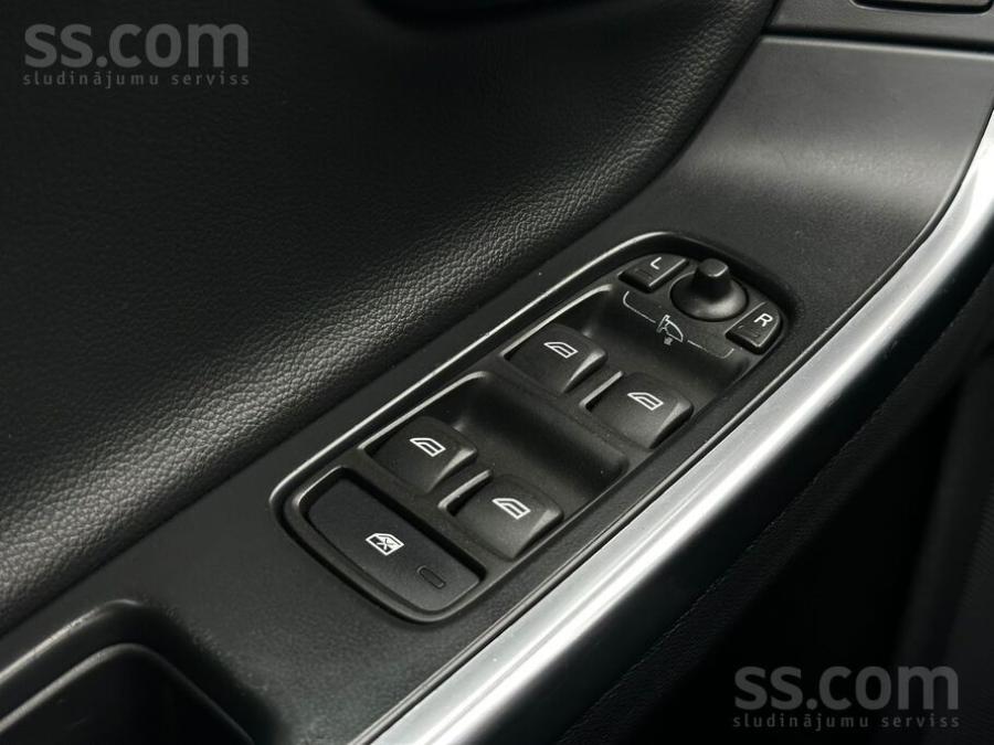 Melns Volvo V60 2016 Jelgava, ar dzinēja tilpumu 2.40 L un nobraukumu 0 tūkst. km par 12990 €, foto 17 vietnē AUTOMOTO.COM.LV