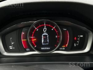 Melns Volvo V60 2016 Jelgava, ar dzinēja tilpumu 2.40 L un nobraukumu 0 tūkst. km par 12990 €, foto 19 vietnē AUTOMOTO.COM.LV