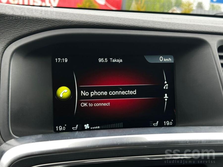 Melns Volvo V60 2016 Jelgava, ar dzinēja tilpumu 2.40 L un nobraukumu 0 tūkst. km par 12990 €, foto 21 vietnē AUTOMOTO.COM.LV