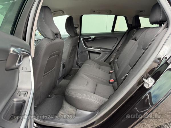 Black Volvo V60 2016 in Tartu, with an engine capacity of 2.00 L and mileage of 202 thousand km for 7499 €, photo 10 on AUTOMOTO.COM.LV