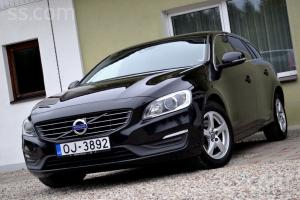 Melns Volvo V60 2016 Tukums, ar dzinēja tilpumu 2.00 L un nobraukumu 325 tūkst. km par 6790 €, foto  vietnē AUTOMOTO.COM.LV