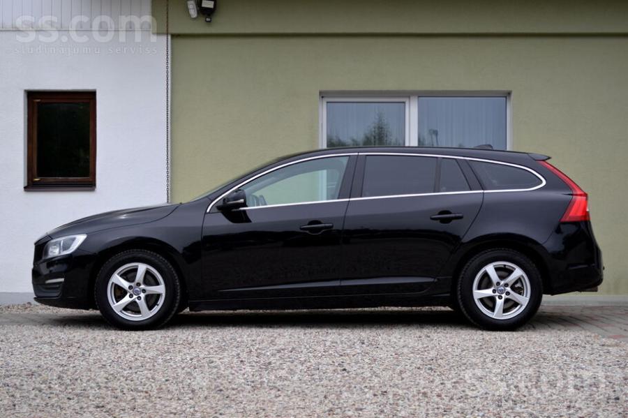 Melns Volvo V60 2016 Tukums, ar dzinēja tilpumu 2.00 L un nobraukumu 325 tūkst. km par 6790 €, foto 11 vietnē AUTOMOTO.COM.LV