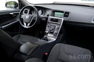Melns Volvo V60 2016 Tukums, ar dzinēja tilpumu 2.00 L un nobraukumu 325 tūkst. km par 6790 €, foto 13 vietnē AUTOMOTO.COM.LV