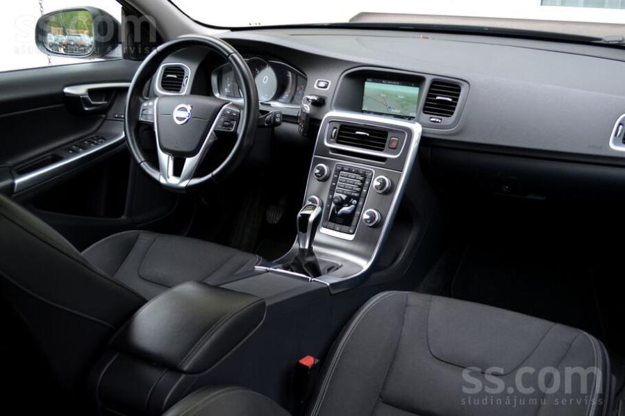 Melns Volvo V60 2016 Tukums, ar dzinēja tilpumu 2.00 L un nobraukumu 325 tūkst. km par 6790 €, foto 13 vietnē AUTOMOTO.COM.LV