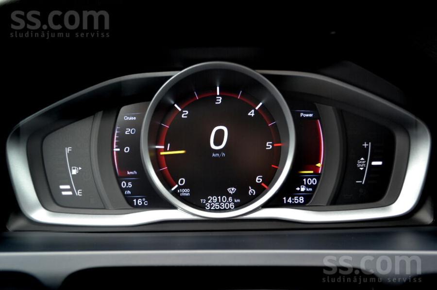 Melns Volvo V60 2016 Tukums, ar dzinēja tilpumu 2.00 L un nobraukumu 325 tūkst. km par 6790 €, foto 16 vietnē AUTOMOTO.COM.LV