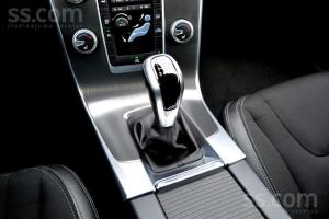 Melns Volvo V60 2016 Tukums, ar dzinēja tilpumu 2.00 L un nobraukumu 325 tūkst. km par 6790 €, foto 19 vietnē AUTOMOTO.COM.LV