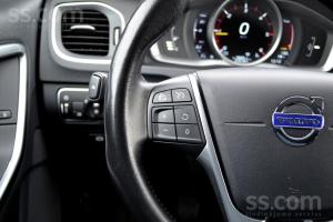 Melns Volvo V60 2016 Tukums, ar dzinēja tilpumu 2.00 L un nobraukumu 325 tūkst. km par 6790 €, foto 22 vietnē AUTOMOTO.COM.LV