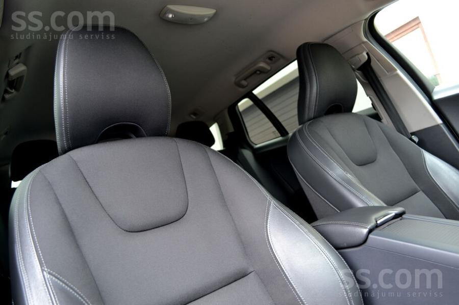Melns Volvo V60 2016 Tukums, ar dzinēja tilpumu 2.00 L un nobraukumu 325 tūkst. km par 6790 €, foto 26 vietnē AUTOMOTO.COM.LV