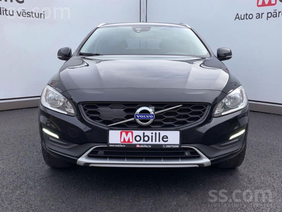 Melns Volvo V60 2016 Rīga, ar dzinēja tilpumu 2.00 L un nobraukumu 288 tūkst. km par 6950 €, foto 3 vietnē AUTOMOTO.COM.LV