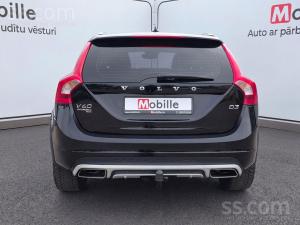 Melns Volvo V60 2016 Rīga, ar dzinēja tilpumu 2.00 L un nobraukumu 288 tūkst. km par 6950 €, foto 6 vietnē AUTOMOTO.COM.LV