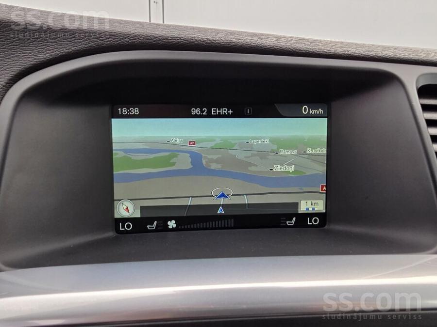 Melns Volvo V60 2016 Rīga, ar dzinēja tilpumu 2.00 L un nobraukumu 288 tūkst. km par 6950 €, foto 10 vietnē AUTOMOTO.COM.LV