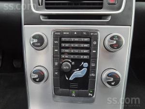 Melns Volvo V60 2016 Rīga, ar dzinēja tilpumu 2.00 L un nobraukumu 288 tūkst. km par 6950 €, foto 12 vietnē AUTOMOTO.COM.LV