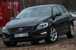 Black Volvo V60 2016 in Riga, with an engine capacity of 2.00 L and mileage of 299 thousand km for 6790 €, photo  on AUTOMOTO.COM.LV