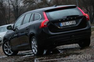 Черный Вольво B60 2016 в Рига, объемом двигателя 2.00 л и пробегом 299 тыс. км за 6790 €, фото 5 на AUTOMOTO.COM.LV