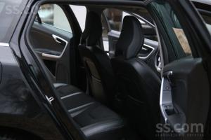 Черный Вольво B60 2016 в Рига, объемом двигателя 2.00 л и пробегом 299 тыс. км за 6790 €, фото 19 на AUTOMOTO.COM.LV