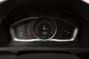 Черный Вольво B60 2016 в Елгава, объемом двигателя 2.00 л и пробегом 149 тыс. км за 7000 €, фото 8 на AUTOMOTO.COM.LV