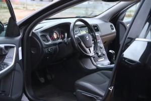 Черный Вольво B60 2016 в Рига, объемом двигателя 2.00 л и пробегом 298 тыс. км за 6990 €, фото 6 на AUTOMOTO.COM.LV