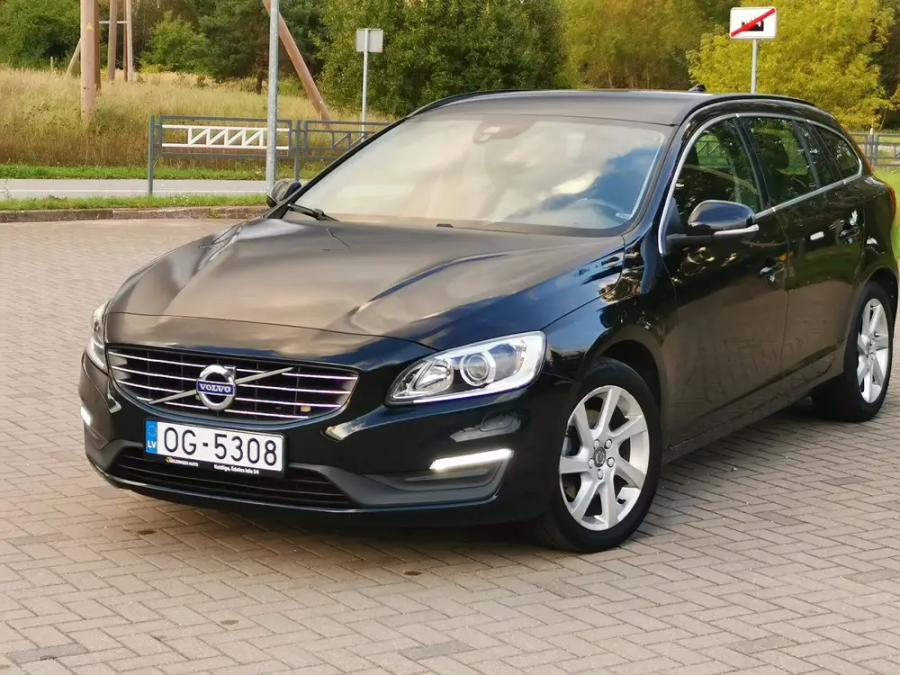 Melns Volvo V60 2016 Kuldīga, ar dzinēja tilpumu 2.00 L un nobraukumu 294 tūkst. km par 8300 €, foto 1 vietnē AUTOMOTO.COM.LV