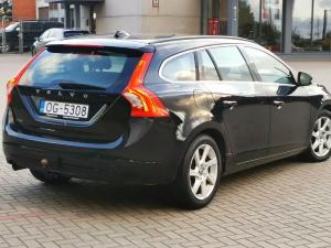 Melns Volvo V60 2016 Kuldīga, ar dzinēja tilpumu 2.00 L un nobraukumu 294 tūkst. km par 8300 €, foto 3 vietnē AUTOMOTO.COM.LV