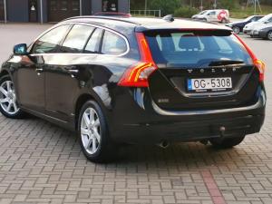 Melns Volvo V60 2016 Kuldīga, ar dzinēja tilpumu 2.00 L un nobraukumu 294 tūkst. km par 8300 €, foto 6 vietnē AUTOMOTO.COM.LV