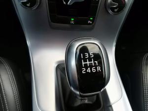 Melns Volvo V60 2016 Kuldīga, ar dzinēja tilpumu 2.00 L un nobraukumu 294 tūkst. km par 8300 €, foto 20 vietnē AUTOMOTO.COM.LV