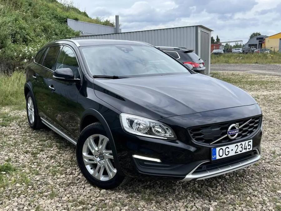 Melns Volvo V60 2016 Rīga, ar dzinēja tilpumu 2.00 L un nobraukumu 176 tūkst. km par 13995 €, foto 1 vietnē AUTOMOTO.COM.LV