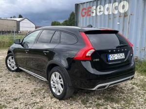 Melns Volvo V60 2016 Rīga, ar dzinēja tilpumu 2.00 L un nobraukumu 176 tūkst. km par 13995 €, foto 3 vietnē AUTOMOTO.COM.LV