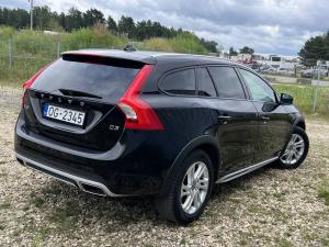 Melns Volvo V60 2016 Rīga, ar dzinēja tilpumu 2.00 L un nobraukumu 176 tūkst. km par 13995 €, foto 5 vietnē AUTOMOTO.COM.LV