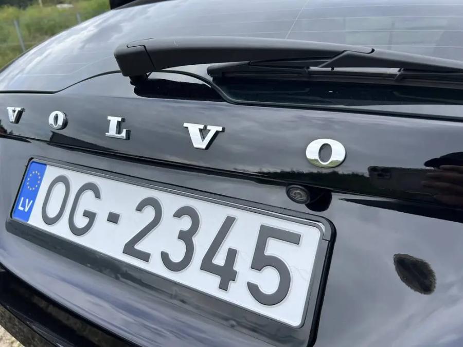 Melns Volvo V60 2016 Rīga, ar dzinēja tilpumu 2.00 L un nobraukumu 176 tūkst. km par 13995 €, foto 6 vietnē AUTOMOTO.COM.LV