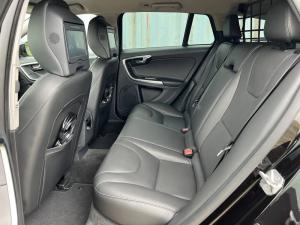 Melns Volvo V60 2016 Rīga, ar dzinēja tilpumu 2.00 L un nobraukumu 176 tūkst. km par 13995 €, foto 10 vietnē AUTOMOTO.COM.LV