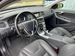 Melns Volvo V60 2016 Rīga, ar dzinēja tilpumu 2.00 L un nobraukumu 176 tūkst. km par 13995 €, foto 11 vietnē AUTOMOTO.COM.LV
