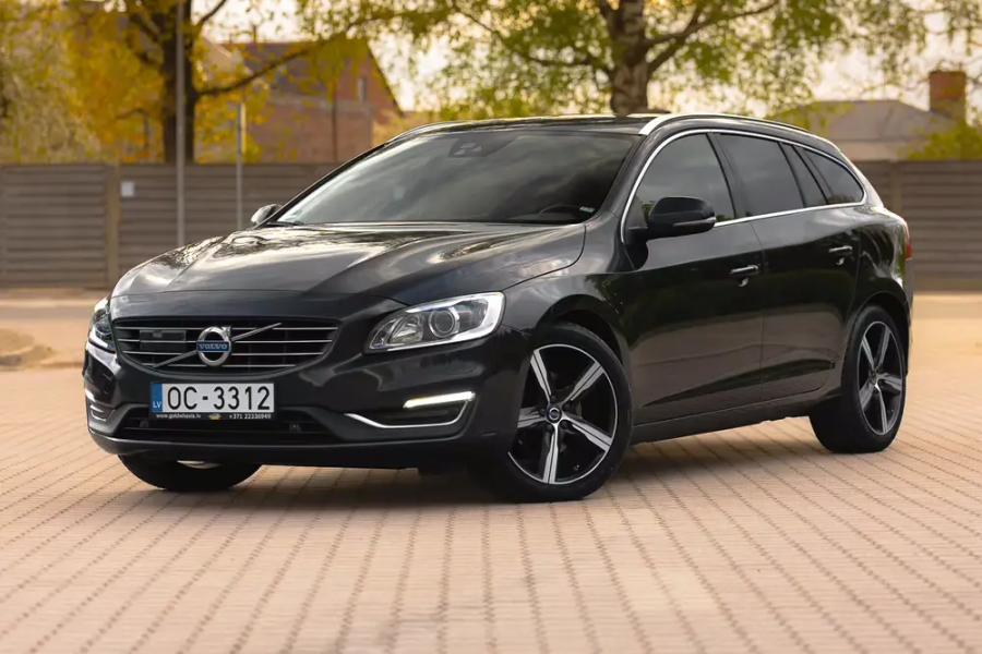 Черный Вольво B60 2016 в Елгава, объемом двигателя 2.00 л и пробегом 232 тыс. км за 12500 €, фото 1 на AUTOMOTO.COM.LV